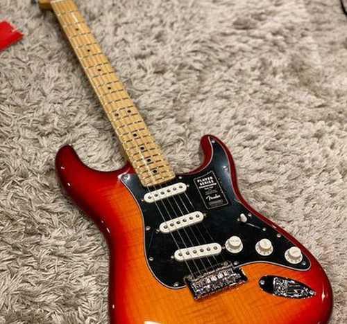 Электрогитара Fender Player Stratocaster Plus Top