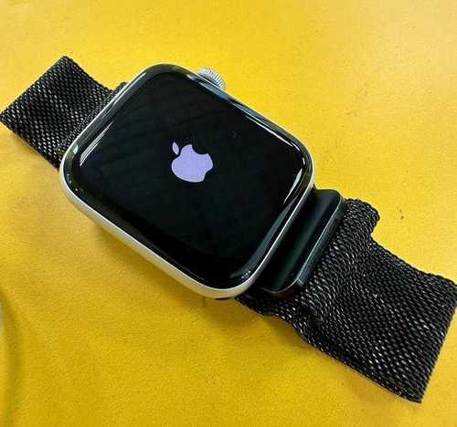 Умные часы Apple Watch SE GPS