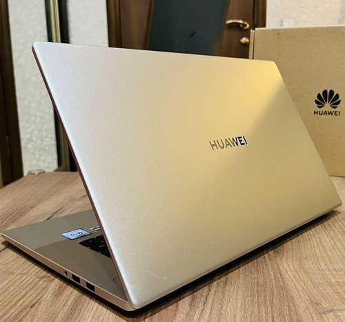 Как Новый Металлический Ультрабук Huawei 15.6"