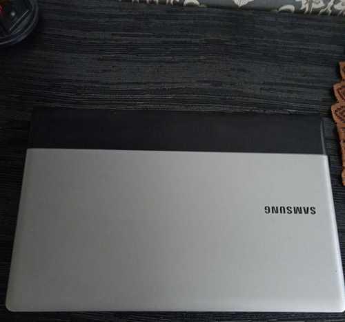 Ноутбук Samsung NP305E5A