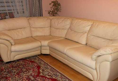 Кожаный угловой диван с креслом