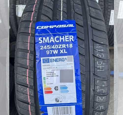 Compasal Smacher 245/40 R18 97W