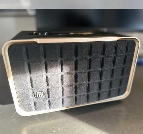 Jbl authentics 200