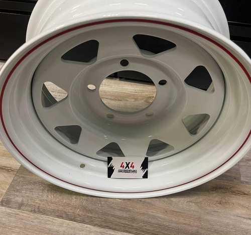 Диск колёсный стальной 15x7 5x139.7 ET-19 белый