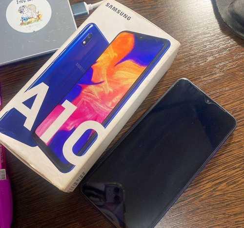 Samsung Galaxy A10, 2/32 ГБ