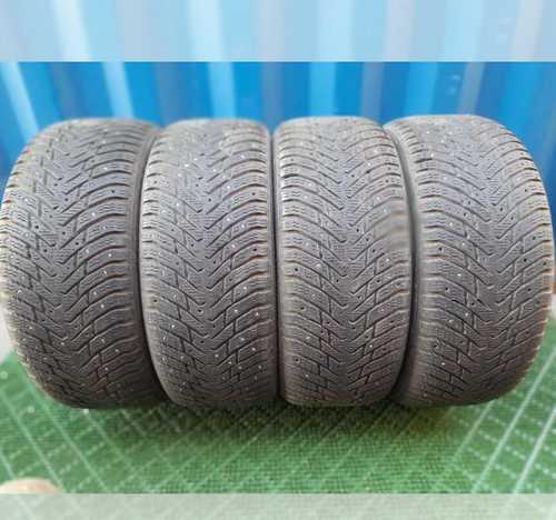 Nokian Tyres Hakkapeliitta 8 235/55 R17 104T