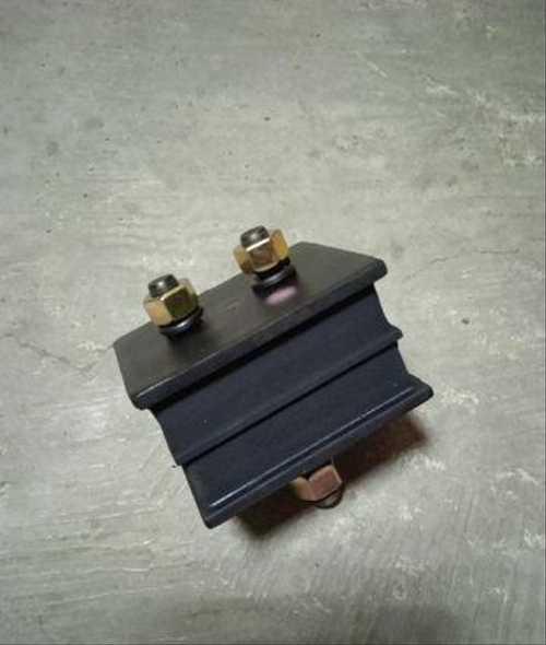 Подушка двигателя передняя Isuzu Giga 12PC1