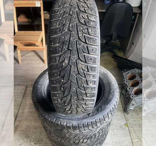 Hankook Winter I'Pike 215/65 R16