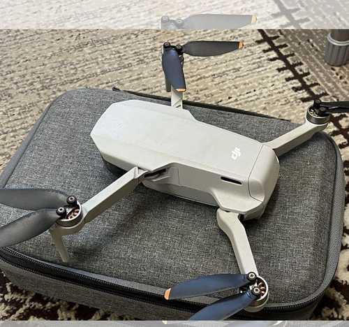 Квадрокоптер DJI mini SE fly more combo