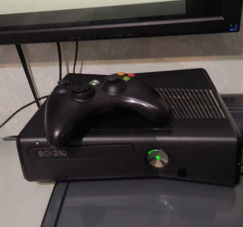 Microsoft Xbox 360 S, 250 ГБ