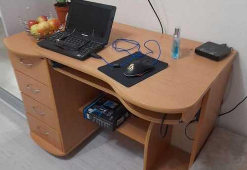 Компьютерный стол, столик с зеркалом