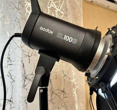 Комплект видеосвета Godox SL100D + софтбокс (октоб