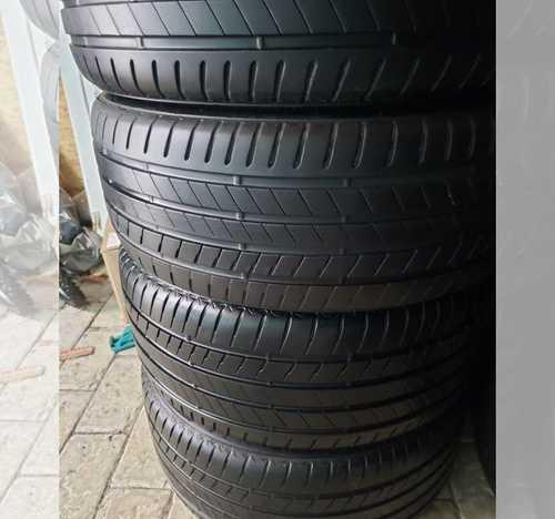 Bridgestone Alenza 001 245/45 R20 и 275/40 R20 106W