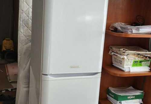 Продам холодильник Aristona