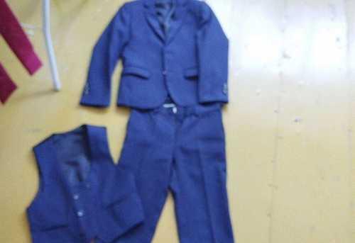 Школьный костюм для мальчика 128