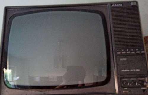 Черно-белый телевизор Кварц