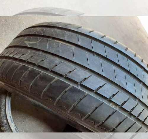 Bridgestone Alenza 001 255/50 R20