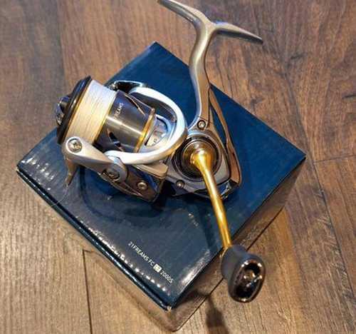 Катушка Daiwa Freams 21 LT 2000S