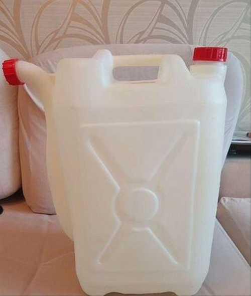Канистра пластиковая для воды 28 литров
