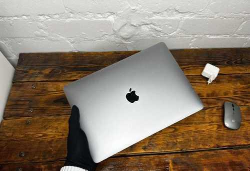 MacBook Air 13 M1 8/256 GB (2020)