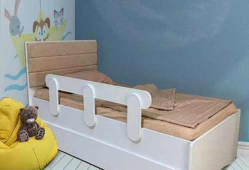 Детская кровать с мягкой спинкой