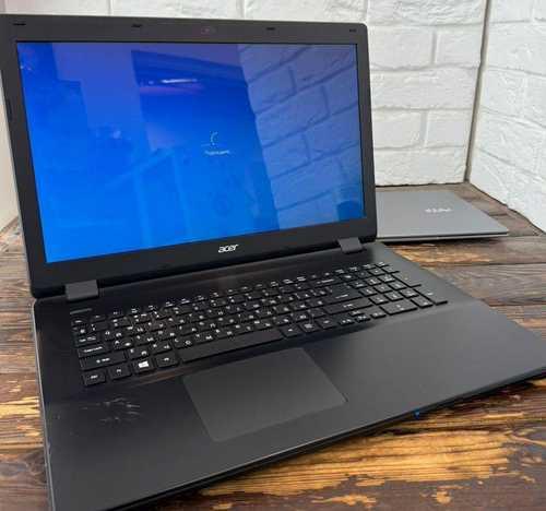 Acer Aspire E5-721-26MQ AMD E2 6110/ram4/hdd500