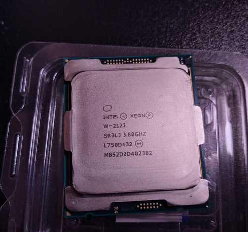 Процессор Xeon W-2123