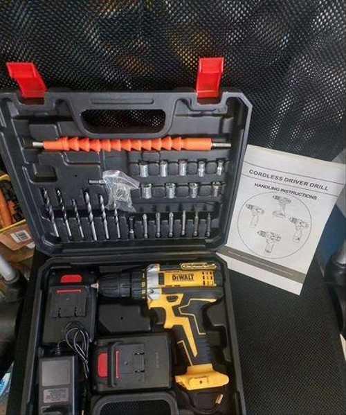 Шуруповерт Dewalt Безщеточный 18v