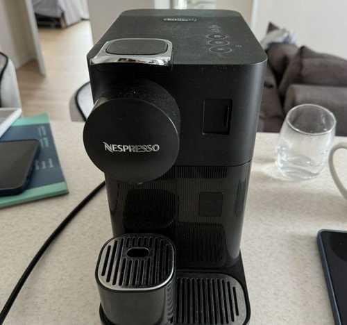 Кофемашина DeLonghi Nespresso