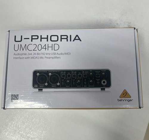 USB аудио интерфейс behringer UMC204HD