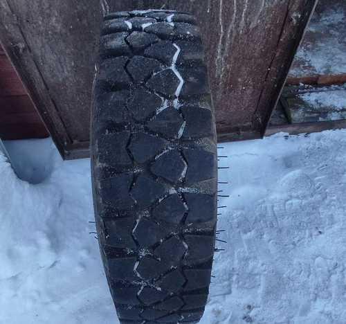 Омскшина Я-192 215/90 R15C