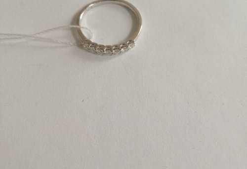 Золотое кольцо с бриллиантом Р-р 16,5