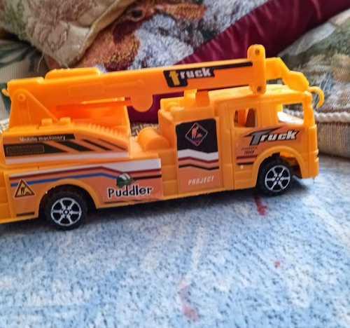 Подъемный кран игрушка
