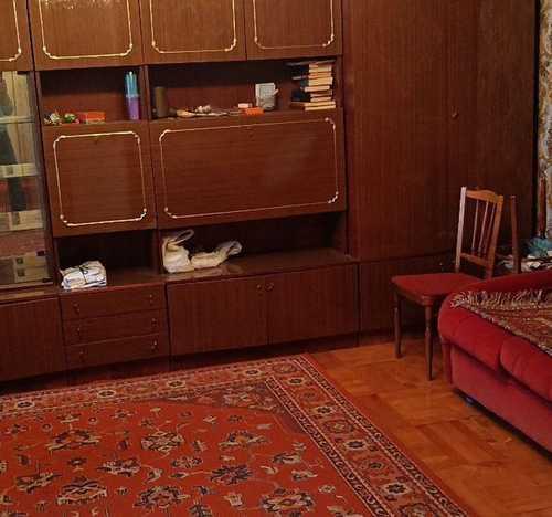 Отдам бесплатно старую мебель