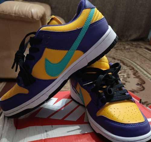 Кроссовки nike sb dunk low