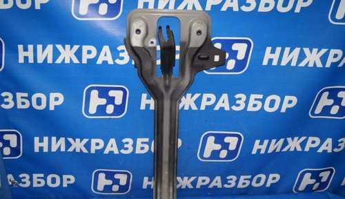 Кронштейн замка капота Mazda Tribute 2.0 2001