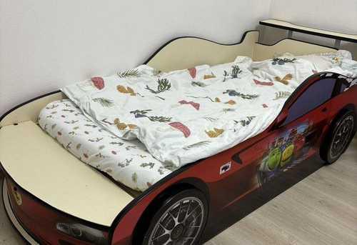 Детская кровать машинка с матрасом и тумбой