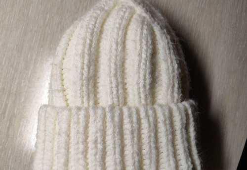 Вязаная шапка женская зимняя