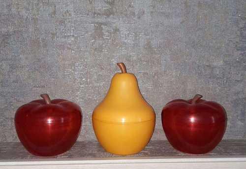 Контейнер для продуктов в форме яблока и груши