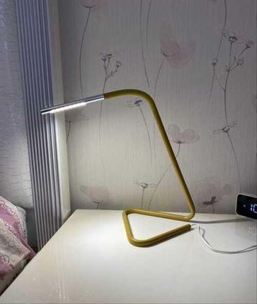 Настольная лампа IKEA хорте горчичная