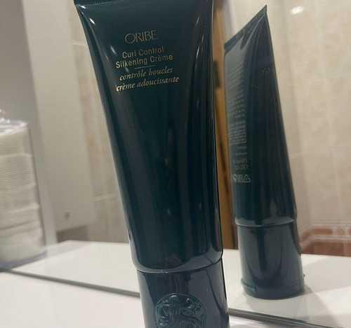 Oribe curl Control Silkening Creme