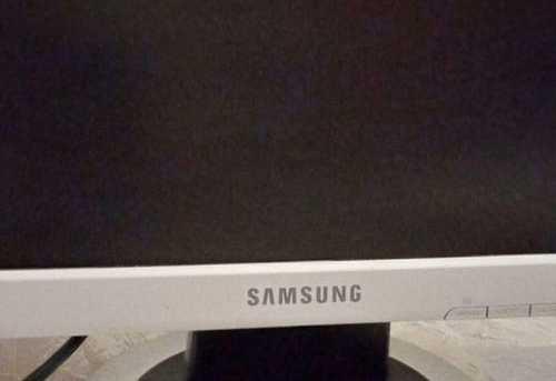 Монитор Samsung