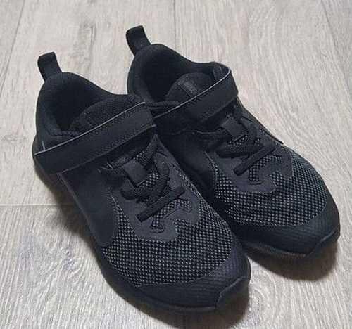 Кроссовки Nike 32р