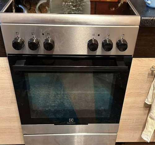 Электрическая плита Electrolux EKC95010MX