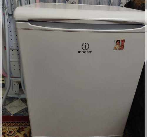 Холодильник Indesit TT 85