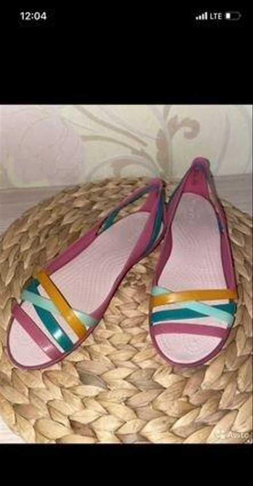 Сандалии crocs для девочки 35-36 размера