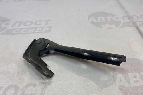 Петля капота правая Audi A3 8PA BZB 2008