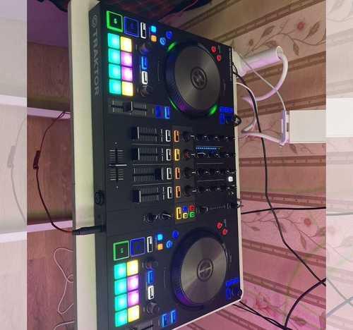 Dj контролер Traktor kontrol s3