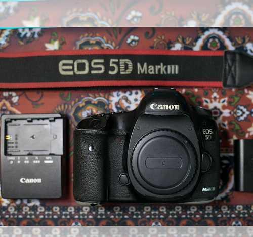 Canon EOS 5D Mark III body