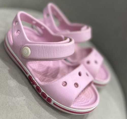 Сандалии crocs